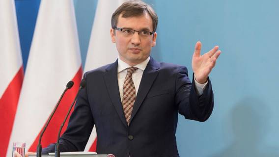 Zbigniew Ziobro szeryfem Polski? Zatrzymania na pokaz i zastraszanie ... Zbigniew Ziobro szeryfem Polski? Zatrzymania na pokaz i zastraszanie ...